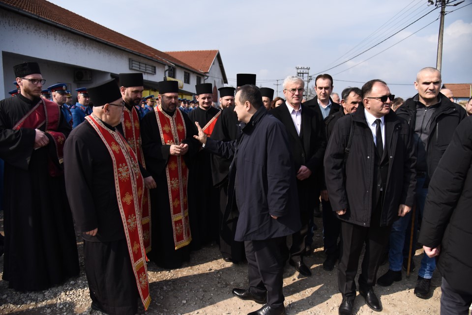 Otkriven spomenik u znak sećanja na 450 žrtava iz sela Cikote (foto ...