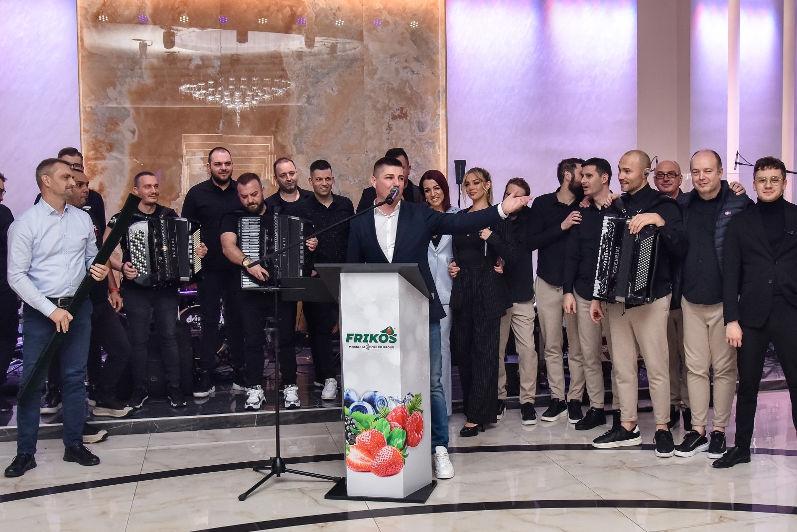 SPEKTAKL U IMPERIJALU - Loznica Info